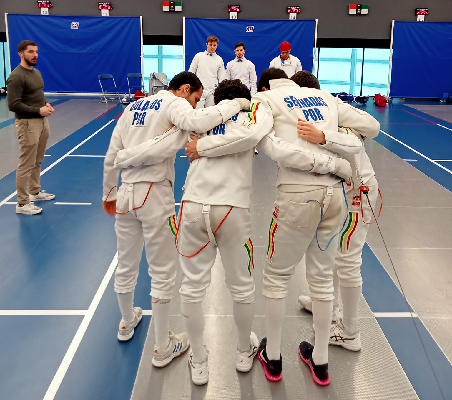 Esgrima masculina lusa conquista o 5.º lugar na Suíça - Esgrima