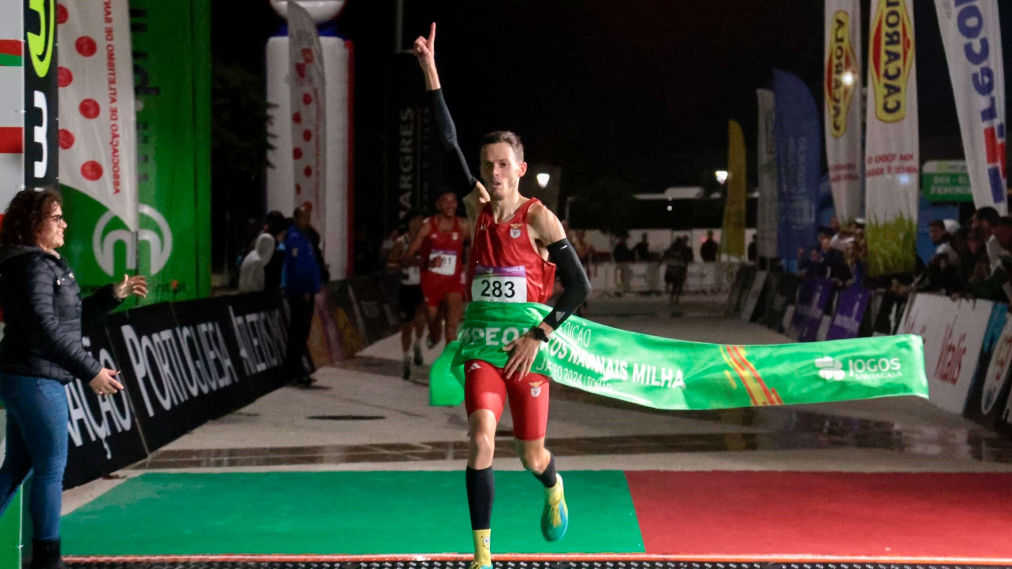 José Carlos Pinto e Sara Inácio campeões de Milha - Atletismo
